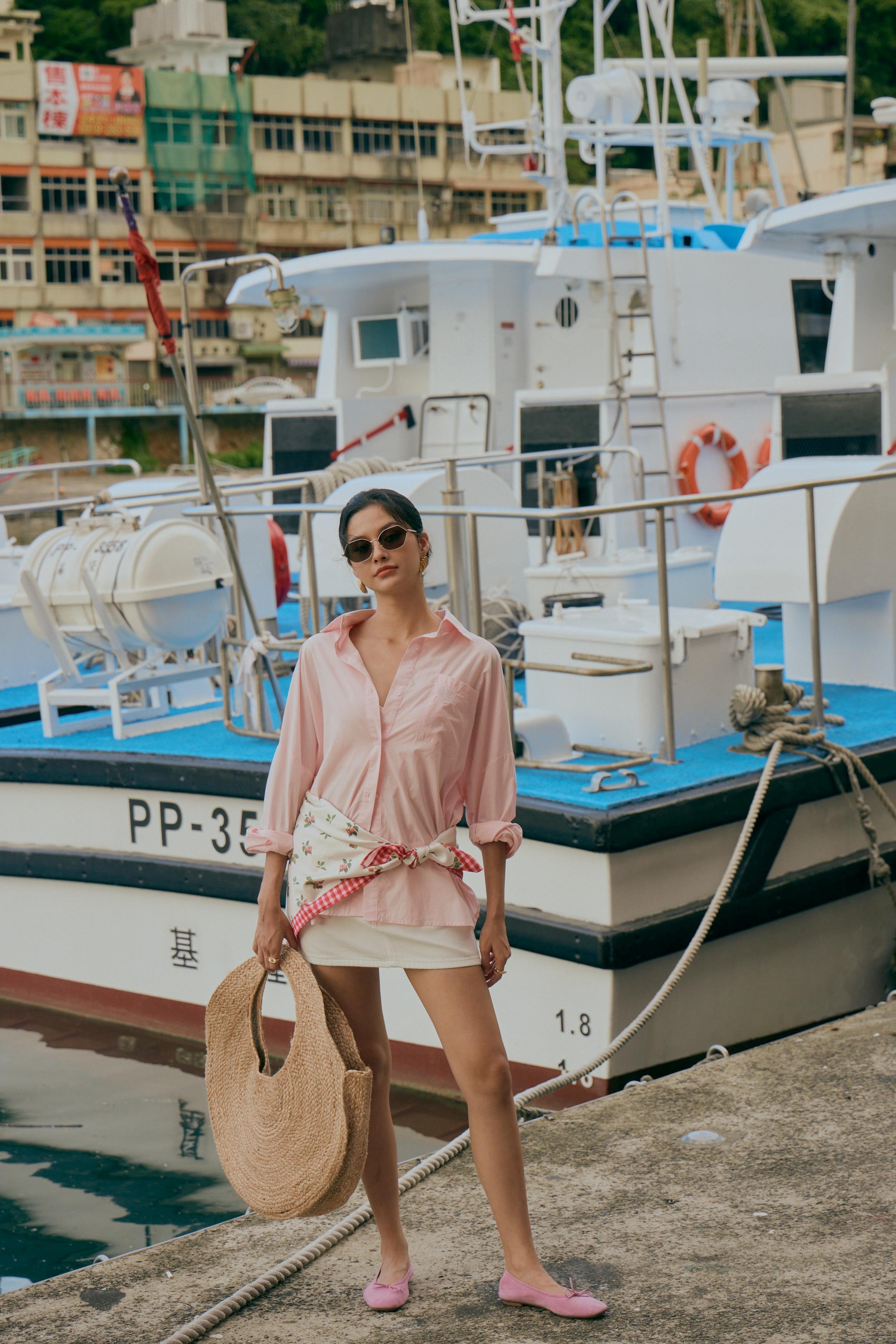 Cherry Sweet Scarf ｜ Squarebear.